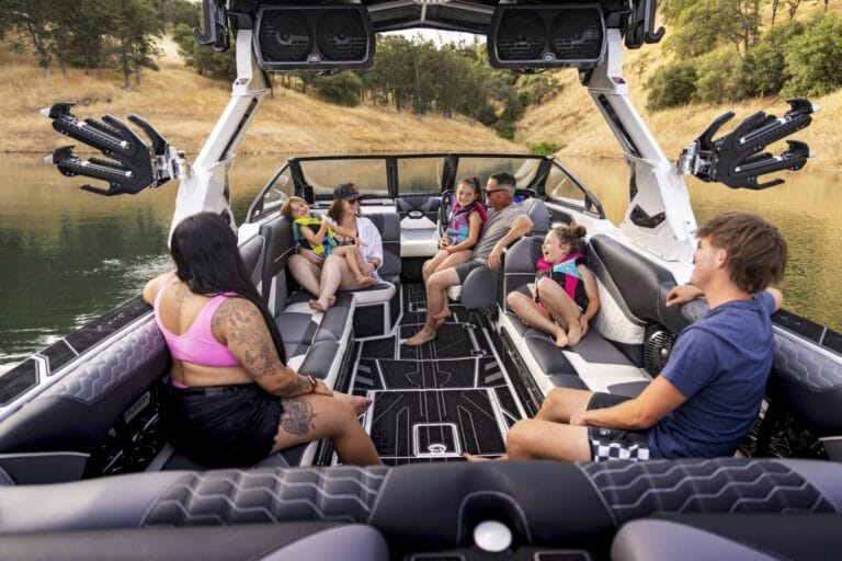 The 2025 Centurion Ri265—The Best Experience on the Water | Centurion Boats